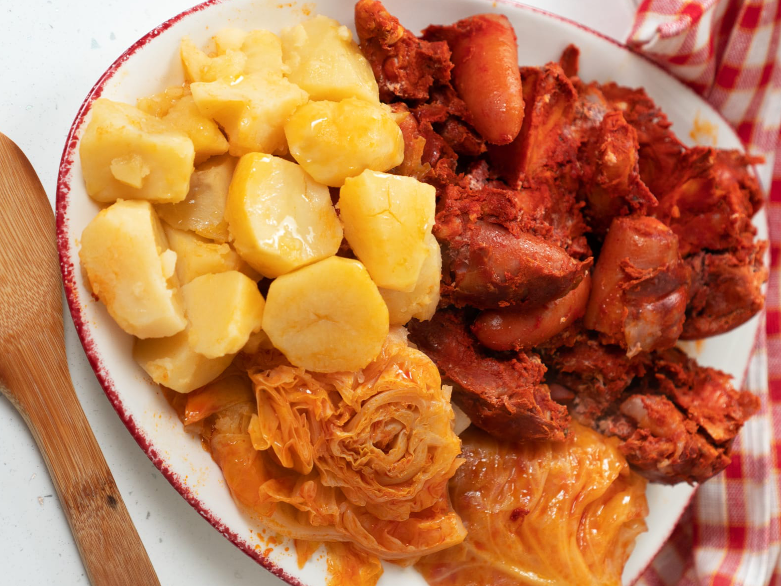 Botillo del Bierzo con patatas y repollo - Gadis Recetas